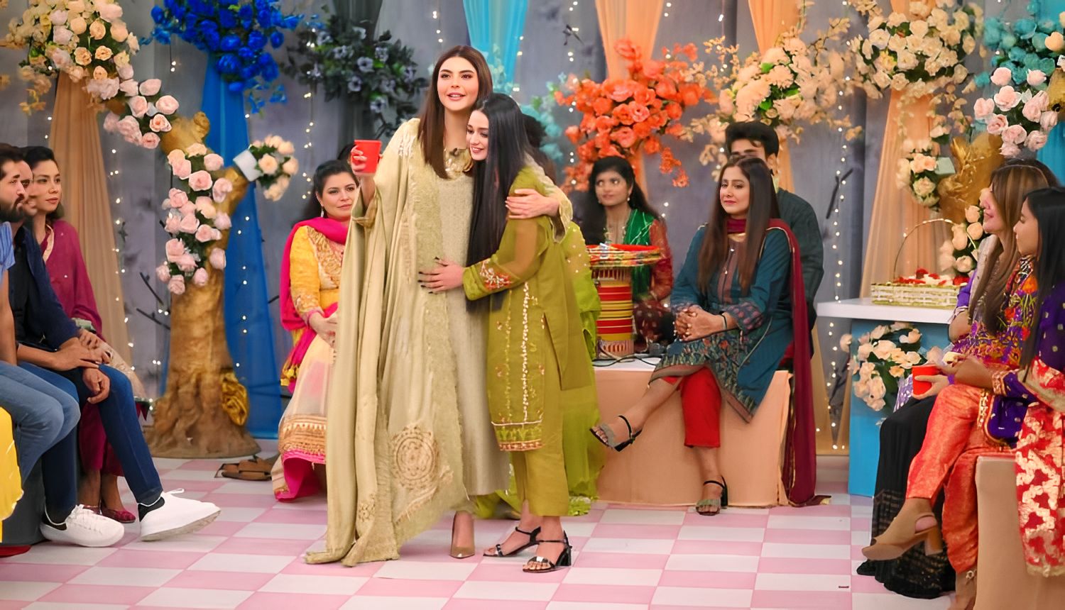 5 Must-Have Teen Pakistani Clothes For Special Occasions - Optimum Outfit